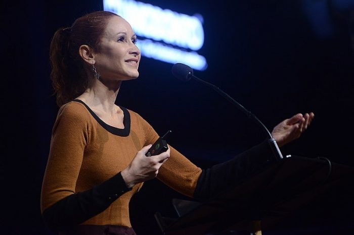 Natália Pasternak: com ozonioterapia, governo sancionou pseudociência ...