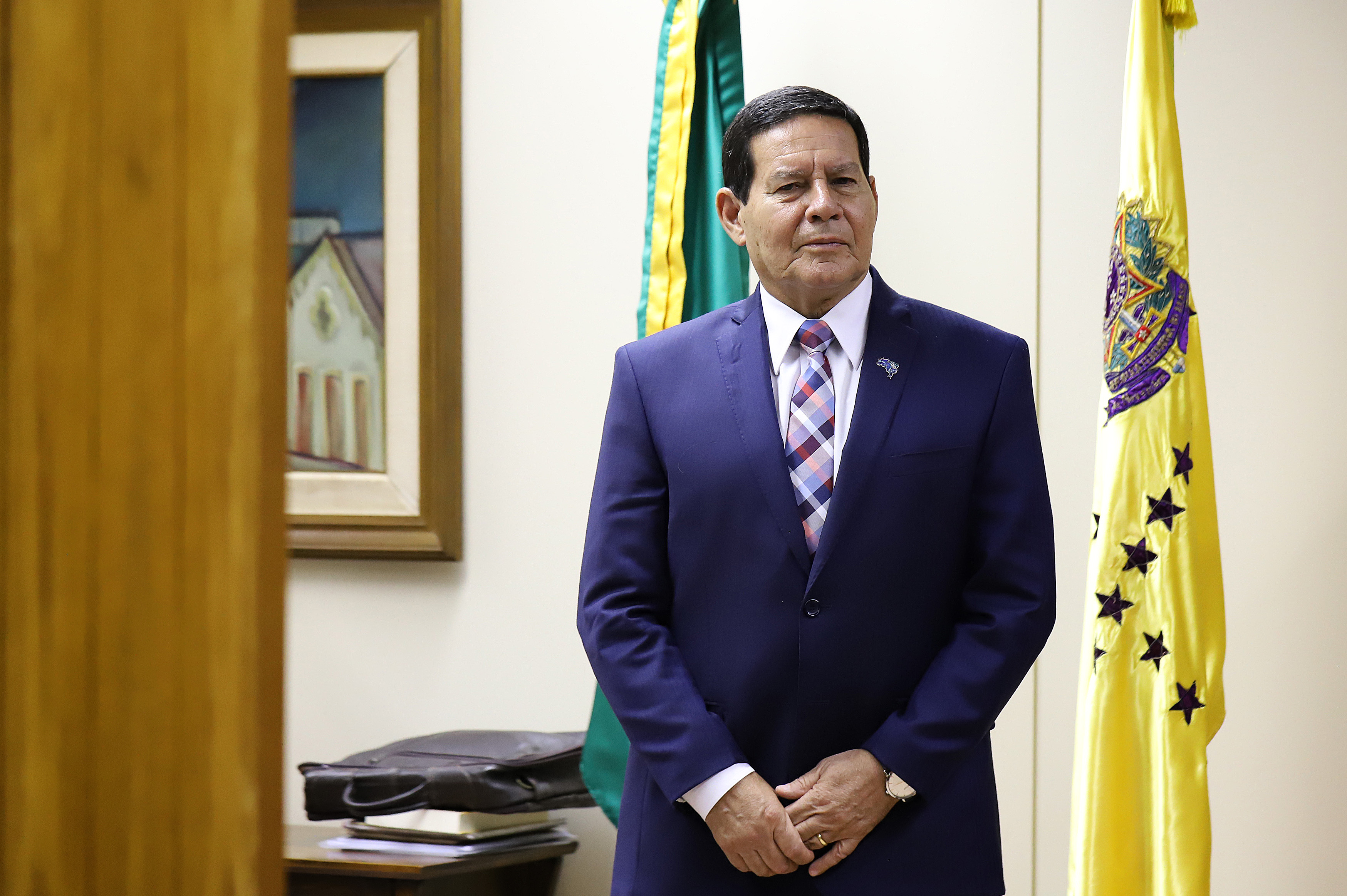 Mourão vai falar para o exterior - Crusoé