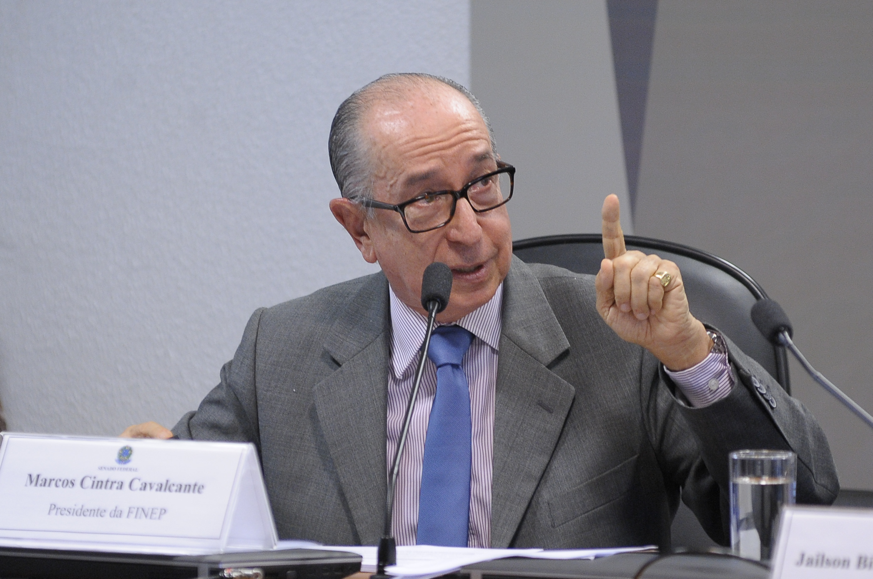 União Brasil encerra contrato com Cintra após declaração sobre urnas