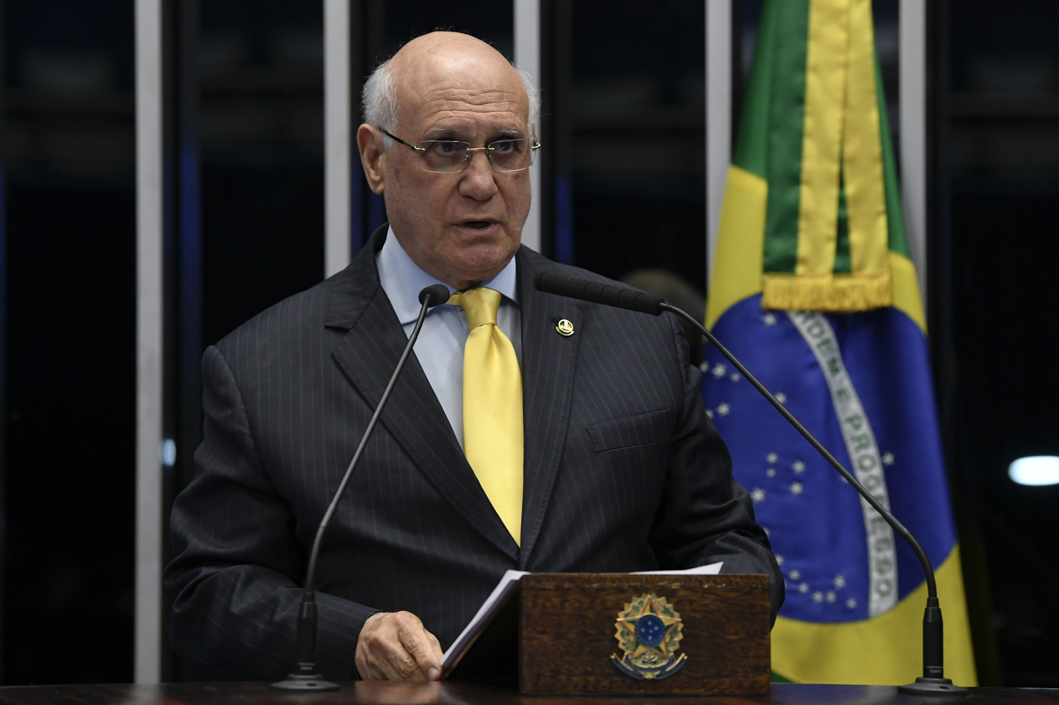 Senador defende cortar em R$ 500 milhões os gastos do Senado - Crusoé