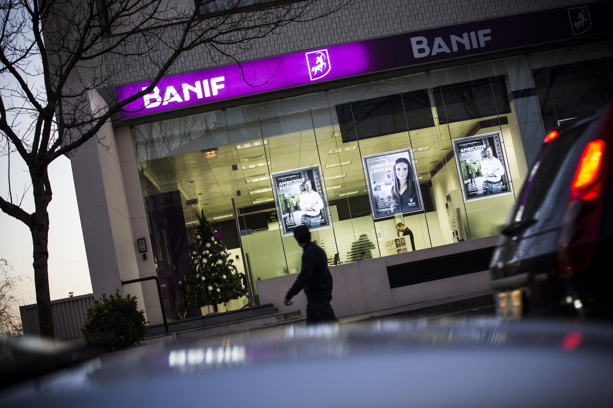 BC multa Banco Banif por operações de câmbio fraudulentas - Crusoé