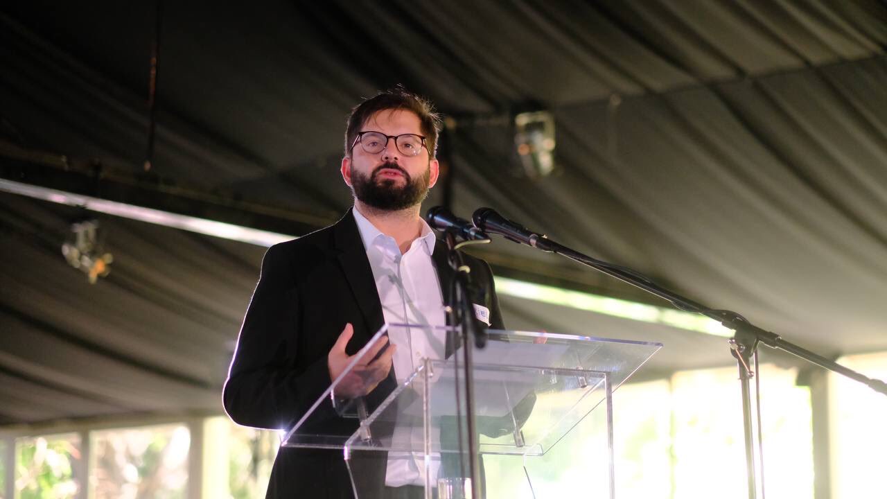 Chileno Gabriel Boric condena invasão russa da Ucrânia