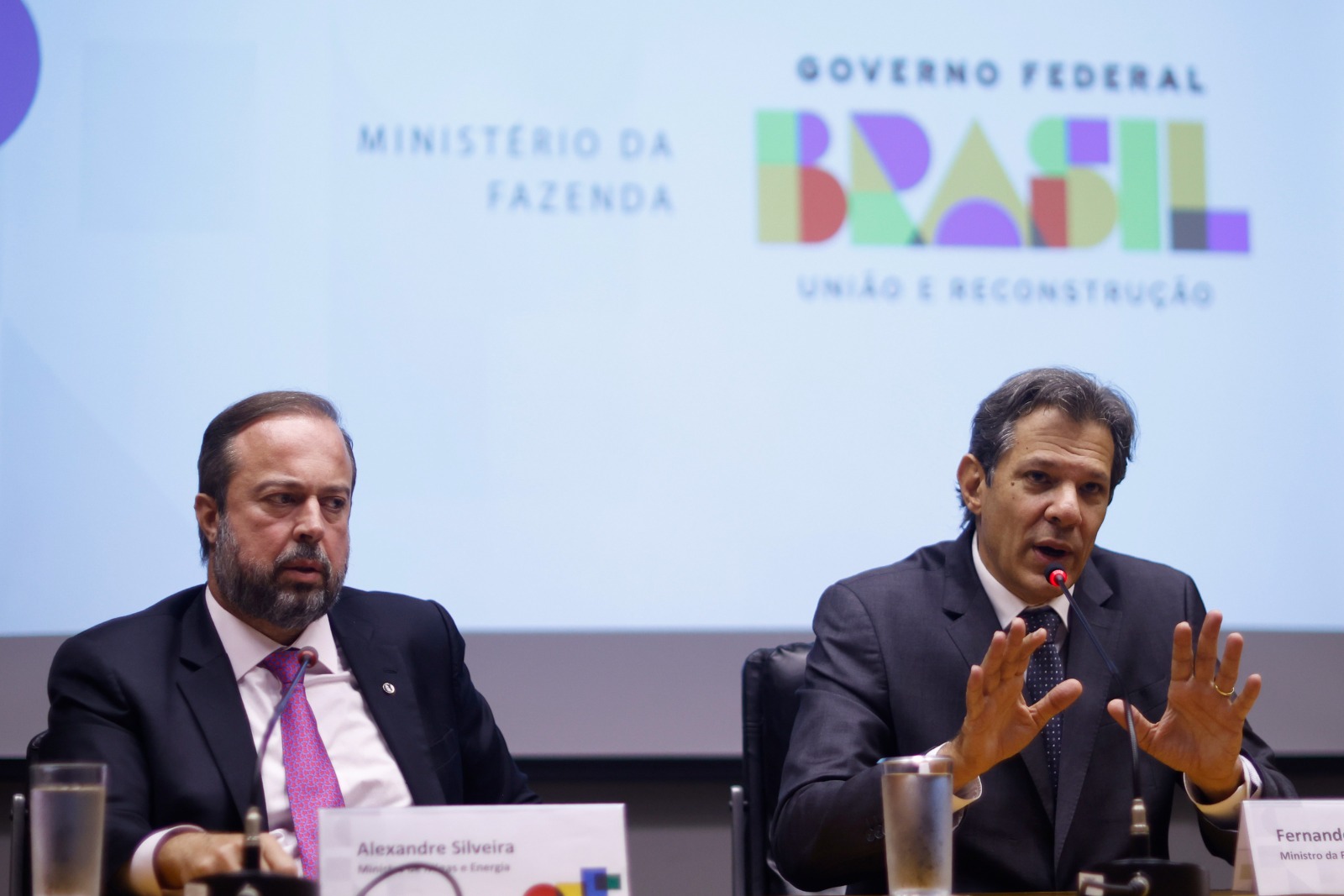 Litro da gasolina ficará R$ 0,47 mais caro, diz Haddad - Crusoé