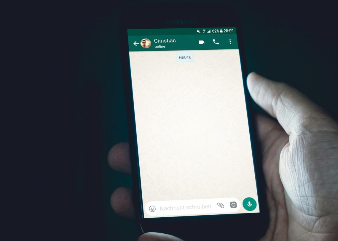 O que significa ter o visto desativado no WhatsApp, segundo a psicologia