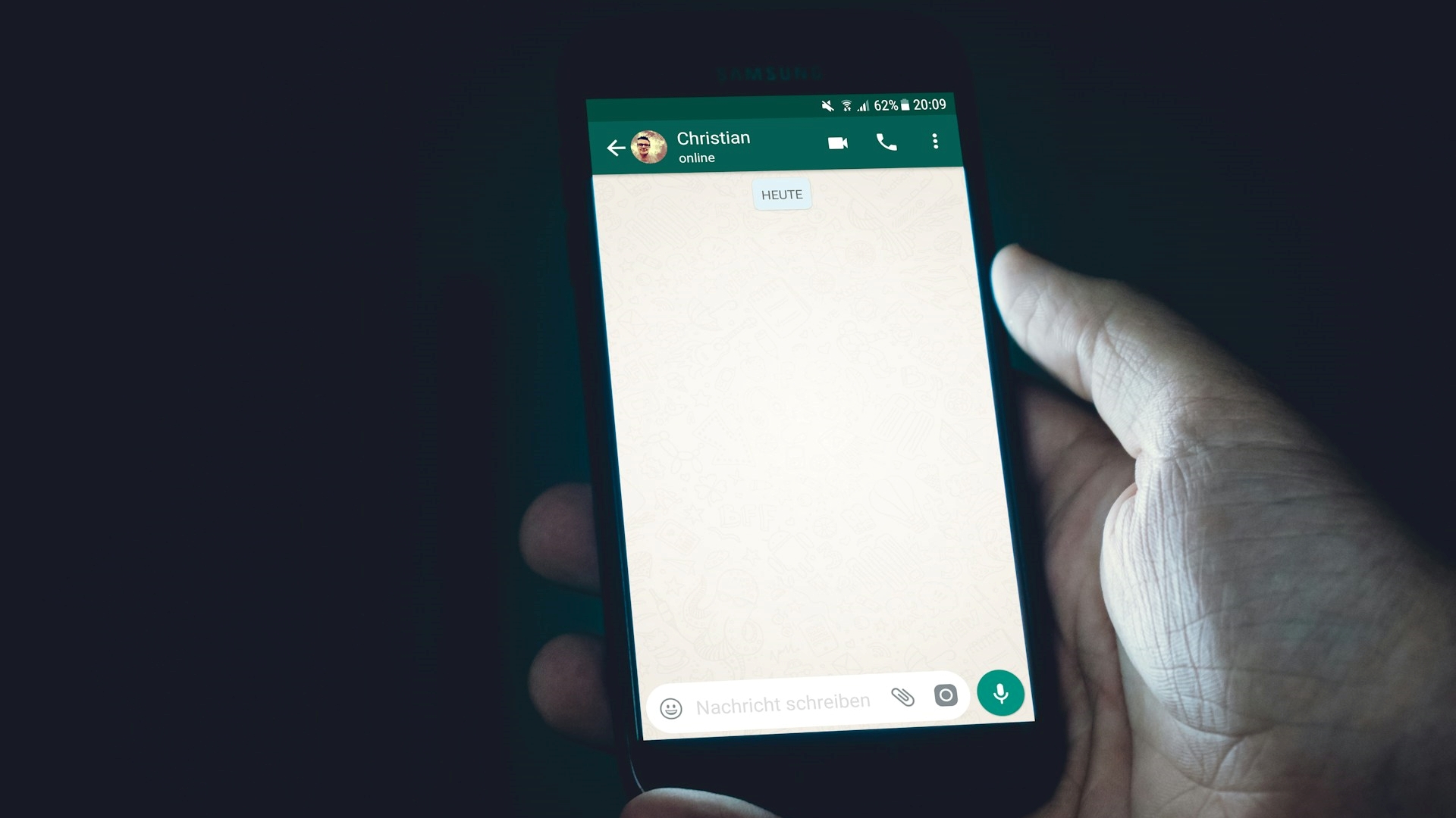 O que significa ter o visto desativado no WhatsApp, segundo a psicologia