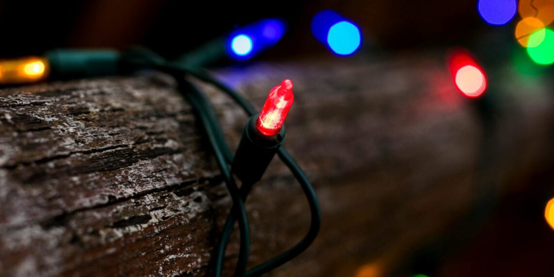 Colocar luzes de Natal na varanda: qual é o significado delas segundo ...