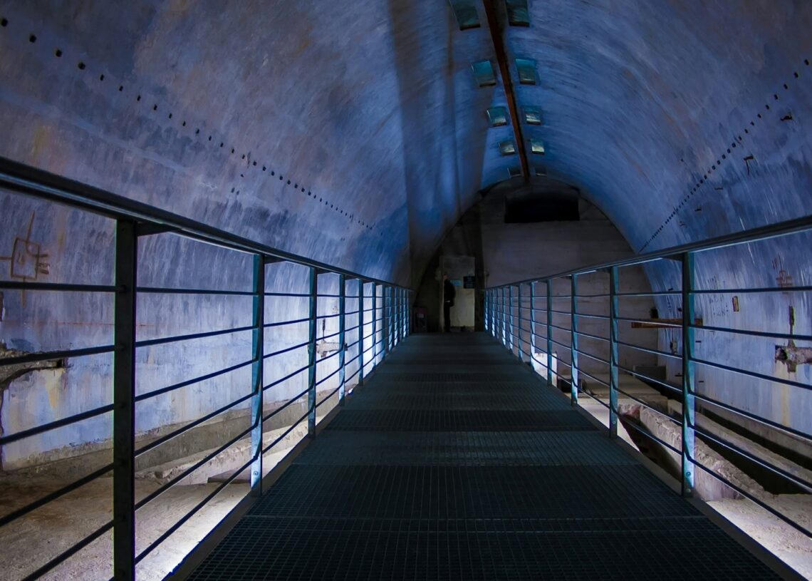 Os EUA construíram a maior fortaleza subterrânea do planeta, projetada ...